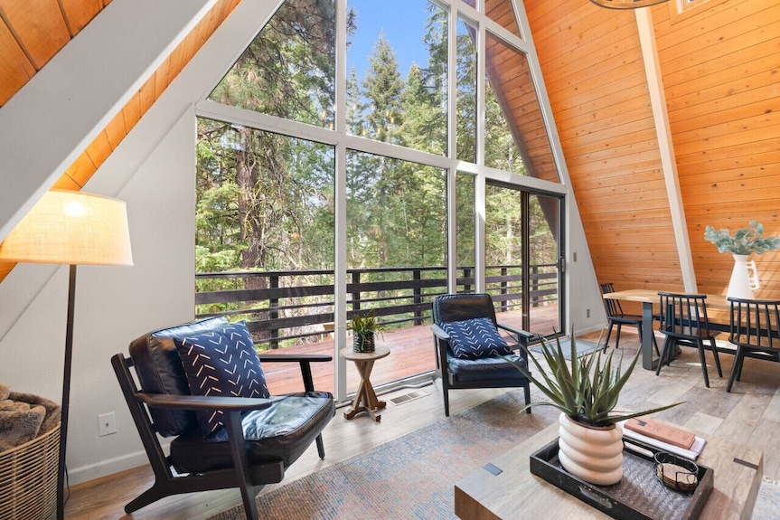 Black Butte Ranch: Modern Cabin Retreat, Sleeps 8 - Sisters, OR