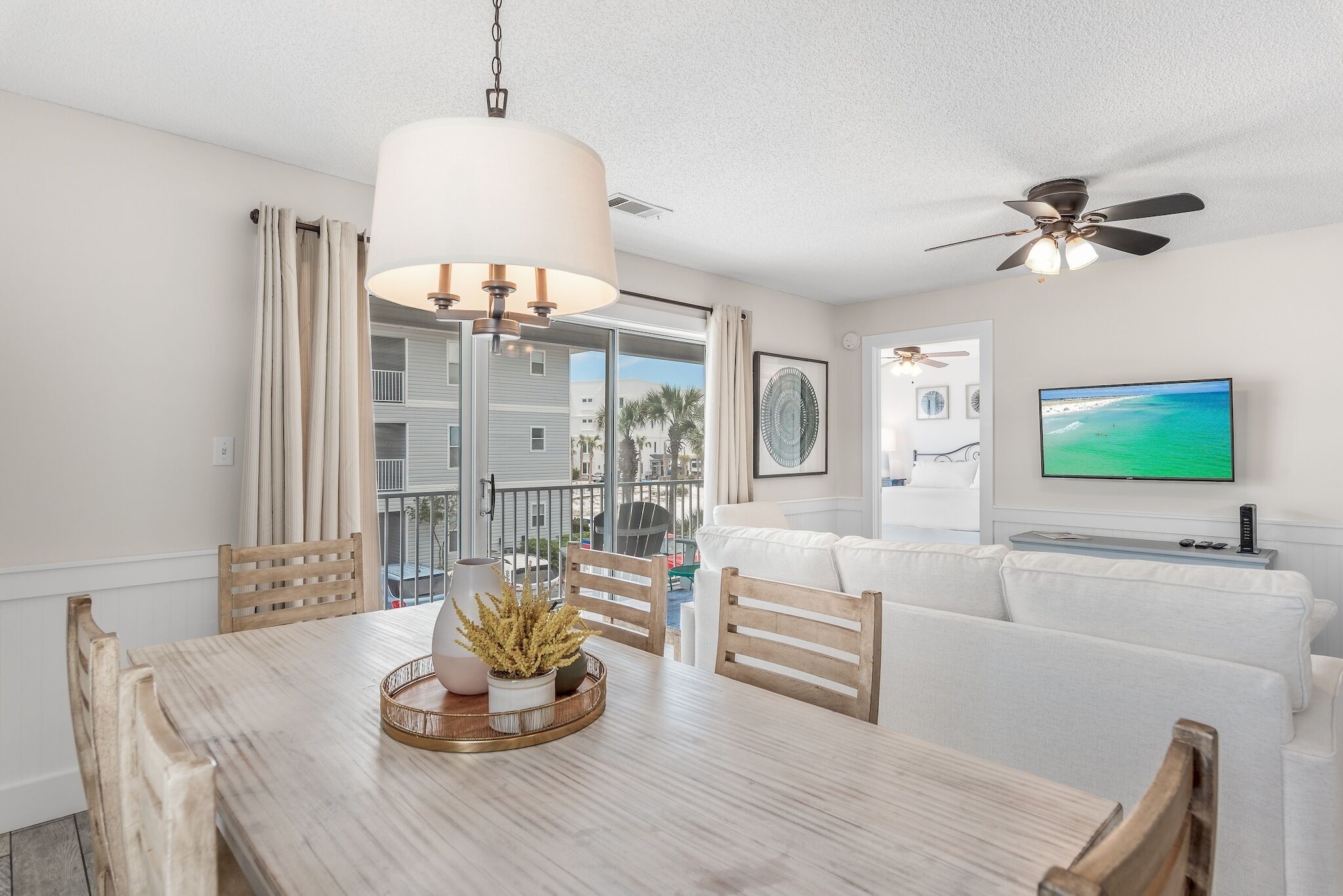 Spring Break Special Beach Access! Fully Updated! Sleeps 8 With In Unit Laundry - Seaside, FL