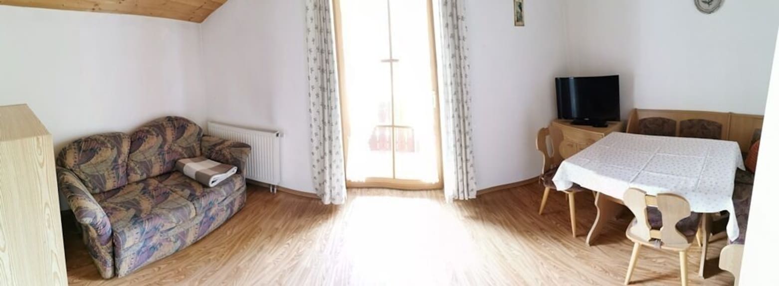 Vacation Apartment For 1-4 Persons, 32 Sqm, Eat-in Kitchen, 1 Sep. Bedroom, Balcony - Chiemsee