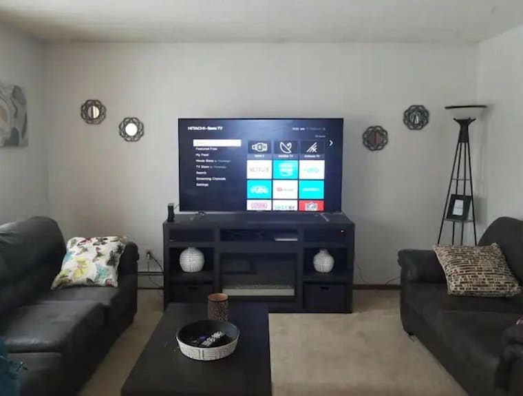 Spacious 1 Br Apartment Located Above A Salon. - North Dakota