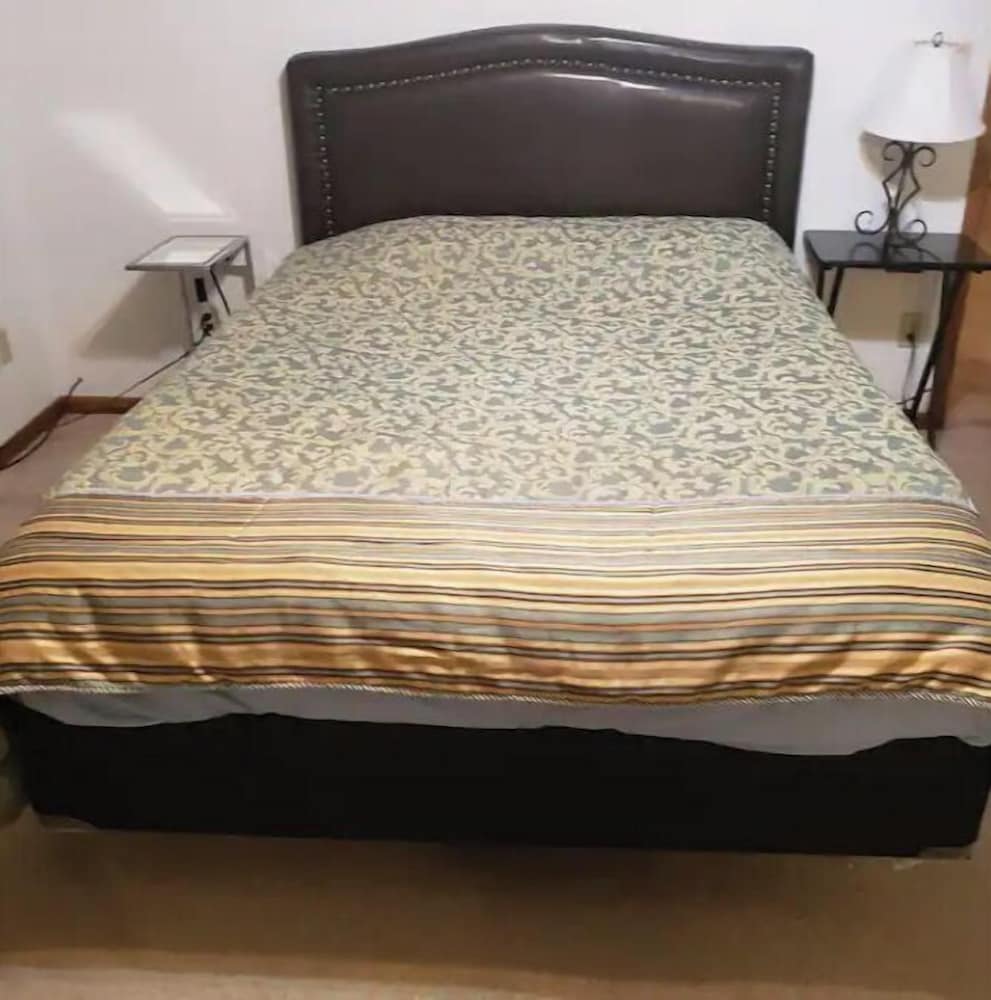 Spacious 1 Br Apartment Close To Downtown Bismarck - North Dakota