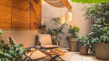 Quarto básico, terraço | Roupas de cama premium, edredons de pluma