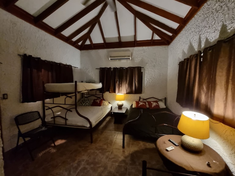 4 Acre Private Estate, Pool, Jacuzzi, Lush Gardens Overlooking The Caribbean! - Puerto Cortés