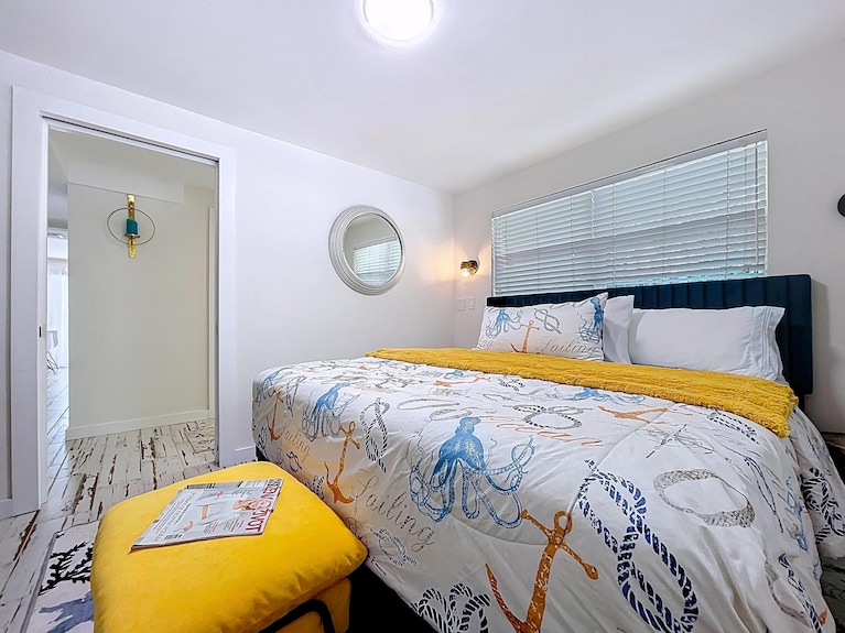 Charming Ground Level Resort Style 3 Unit Condo - Unit C - Anna Maria Island, FL