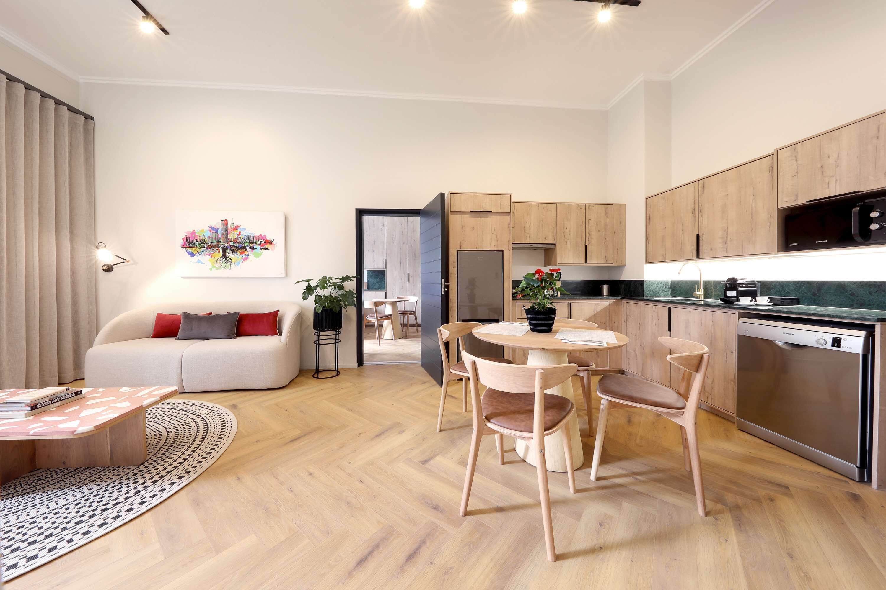 Suite, 1 quarto | Cofre com capacidade para portátil, secretária 