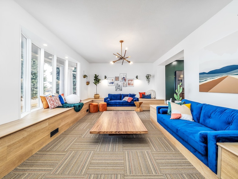 Luxury Home With Pool & Hot Tub - 레스브리지