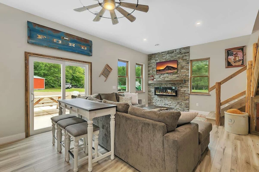 Barn On Lake Mille Lacs Sauna, Fishing, Hot Tub,relax - Minnesota