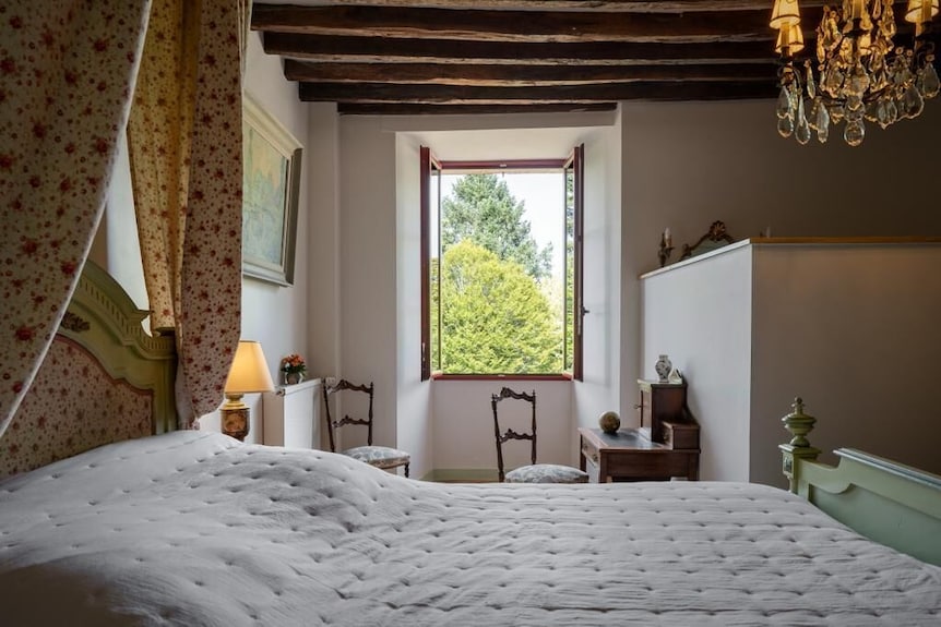 Propriété Pleins De Charme, Chambre D'hôte Spacieuse à La Campagne - Charente