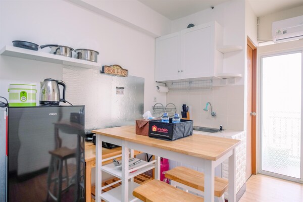 Comfortable And Tidy 2br At Cinere Resort Apartment - Jakarta