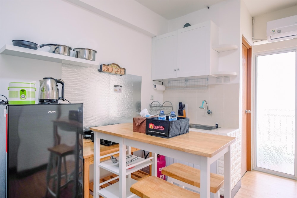 Comfortable And Tidy 2br At Cinere Resort Apartment - Jakarta