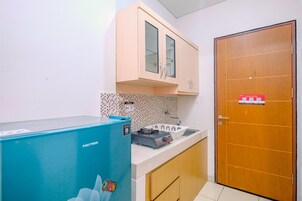 Quarto | Cozinha privada | Geladeira, cooktop, chaleira elétrica