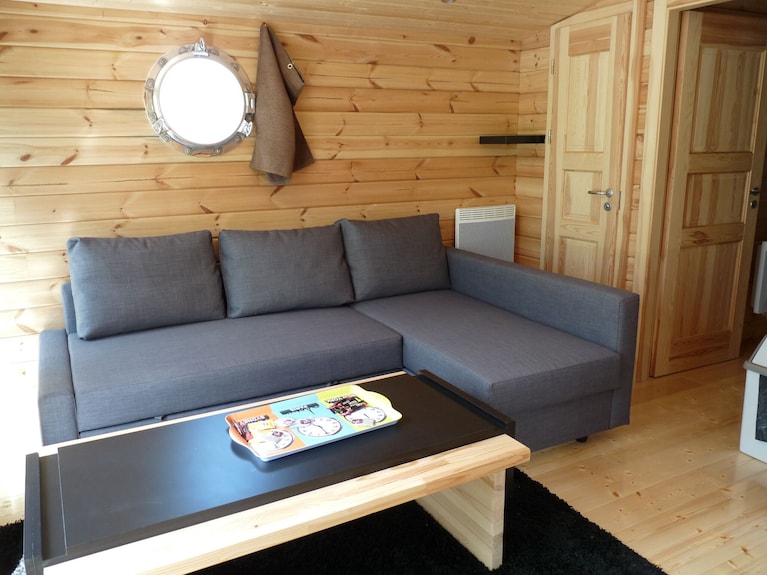 Toue Cabanée Accostée - Village Toue Des Demoiselles - Allier