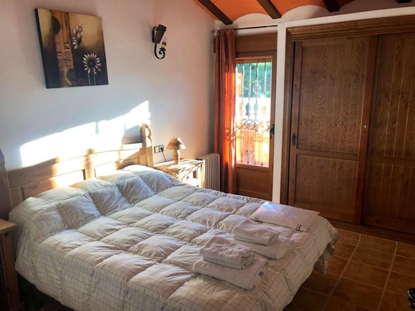 Homerez - Bonita Casa Para 8 Pers. Con Piscina Y Terraza En Pozo Alcón - Pozo Alcón