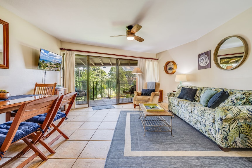 Oceanfront Unit In A Gorgeous Tropical Complex With Beachfront Pool - Maui, HI