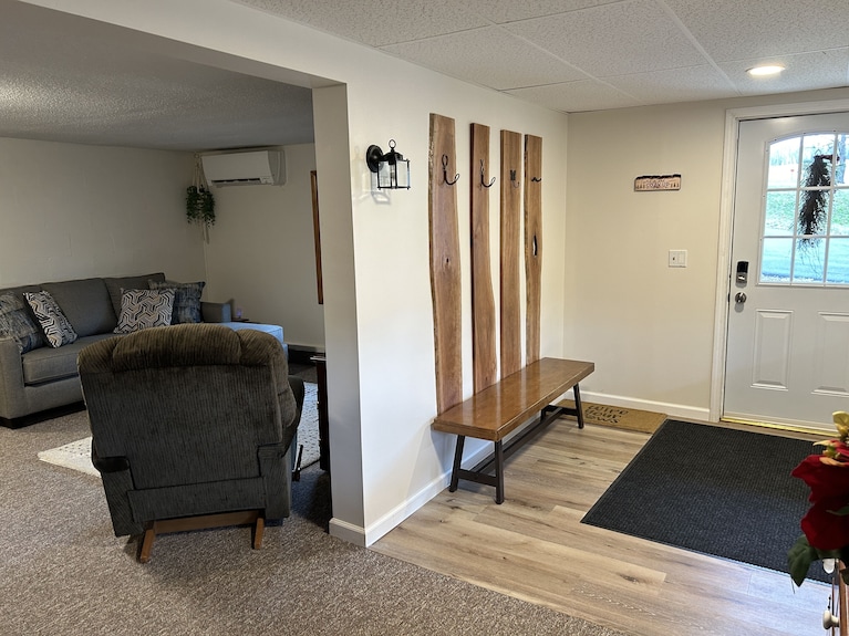 Quiet Retreat, Valley Views, Zoned Heating And Cooling Fire Pit And New Deck! - State of New York