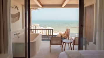 Suíte estúdio júnior, 1 cama King, vista para o oceano | Vista da sacada