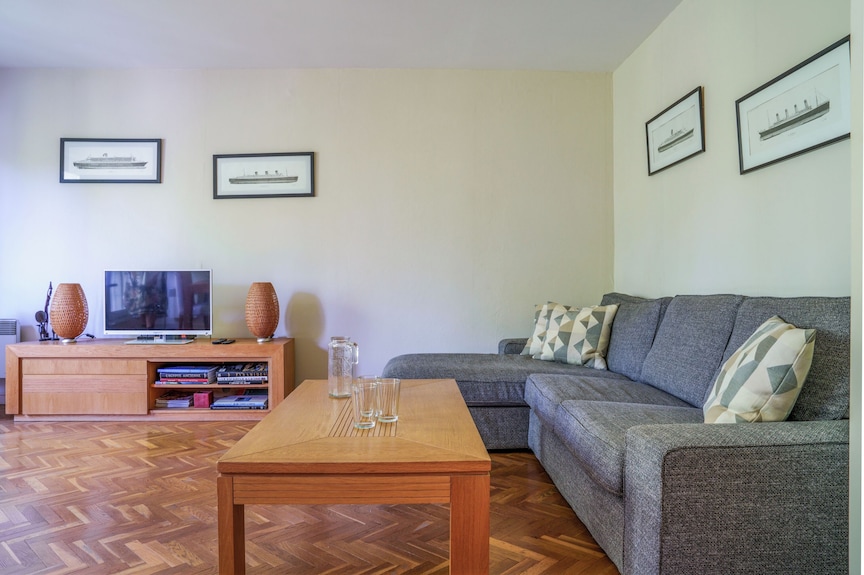 Apartment In Tours City Center Jaurès + Carking For 4 P..\n - Tours