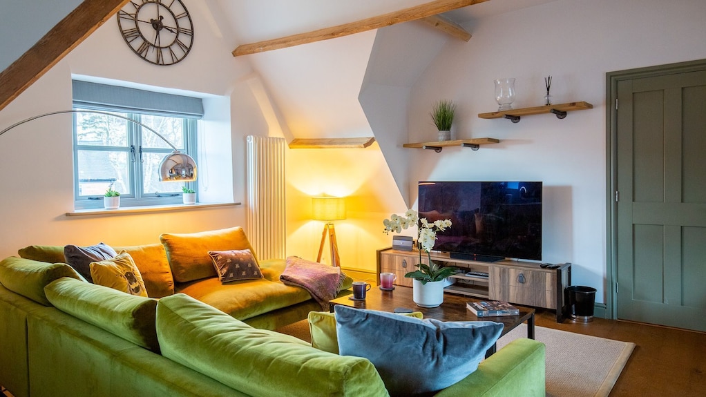 The Hayloft - Sleeps 6 Guests In 3 Bedrooms - 卓特咸學院