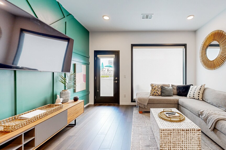 Eco-friendly Condo With Shared Seasonal Pool, Balcony, And Free Wifi - Nashville