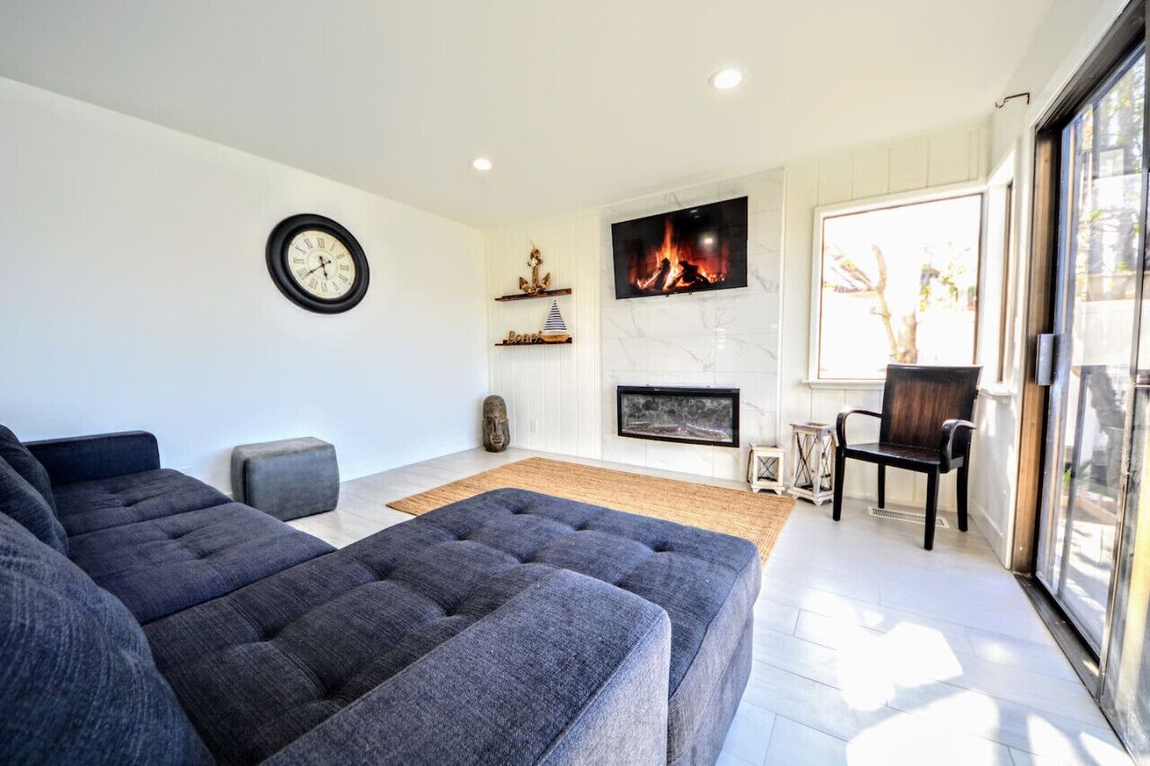 * Large Updated Waterfront Delta Manor Boat Dock * - Discovery Bay, CA