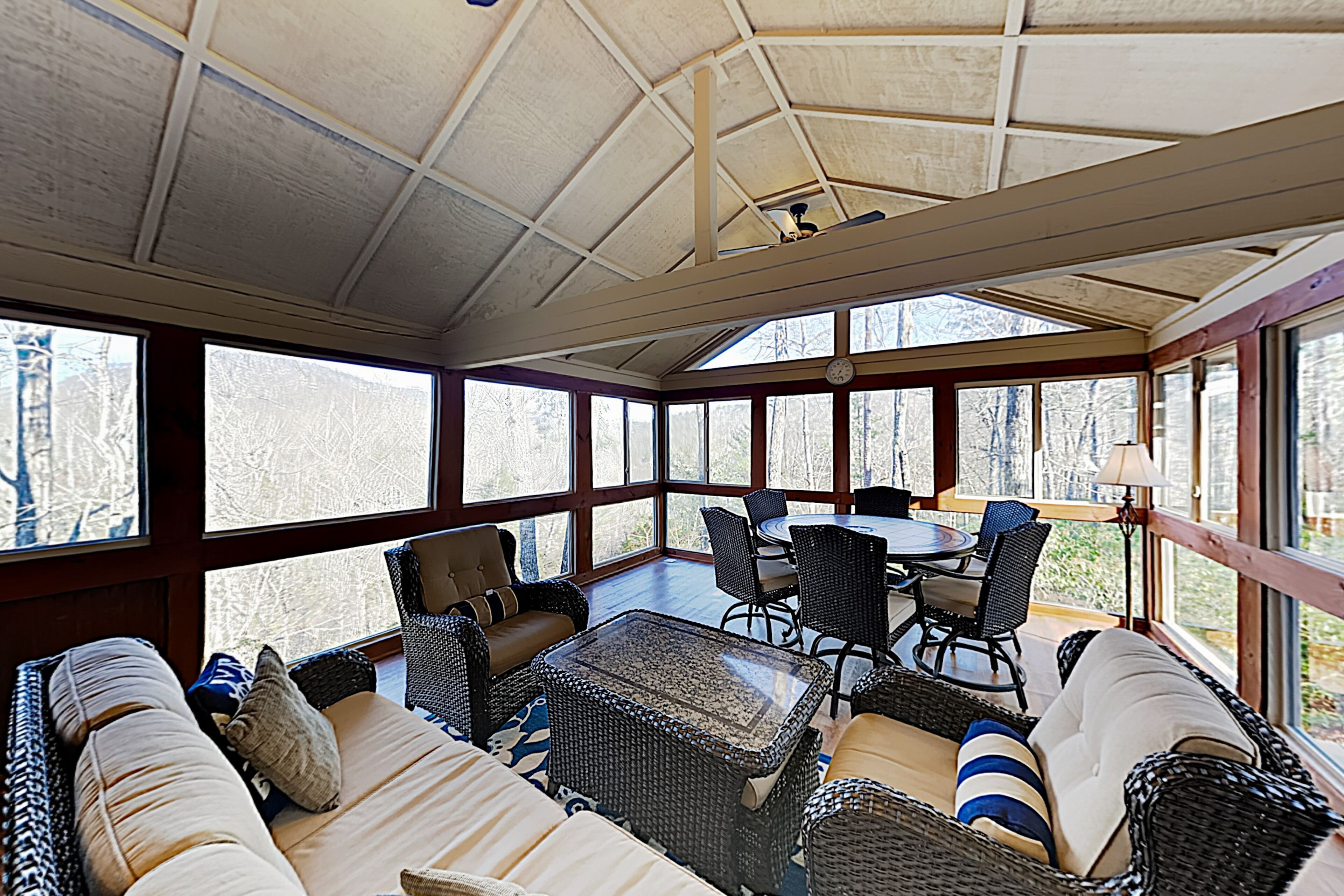 Spacious Narnia On Earth By Lake Lure Beach W/ Gym, Hot Tub, Pools & Tennis - Lake Lure, NC