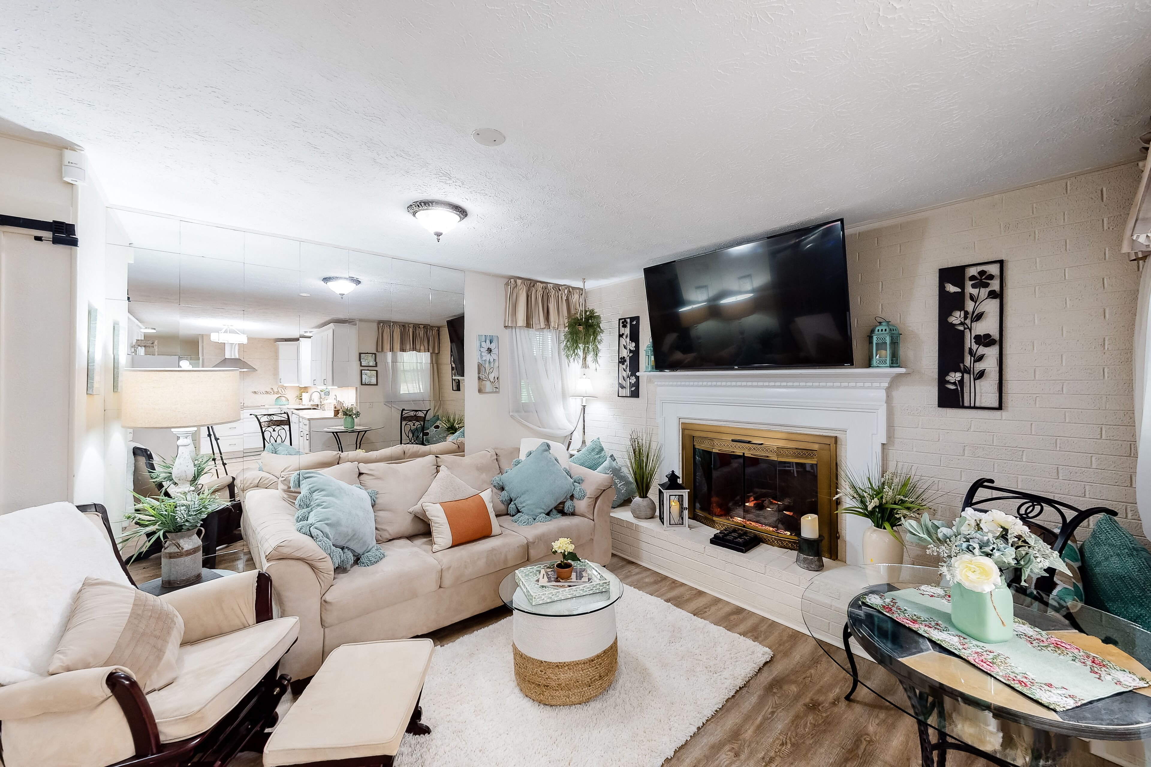 Charming Oasis W/ Alfresco Dining, 3 Smart Tvs, Gas Grill & Gym - Swannanoa, NC