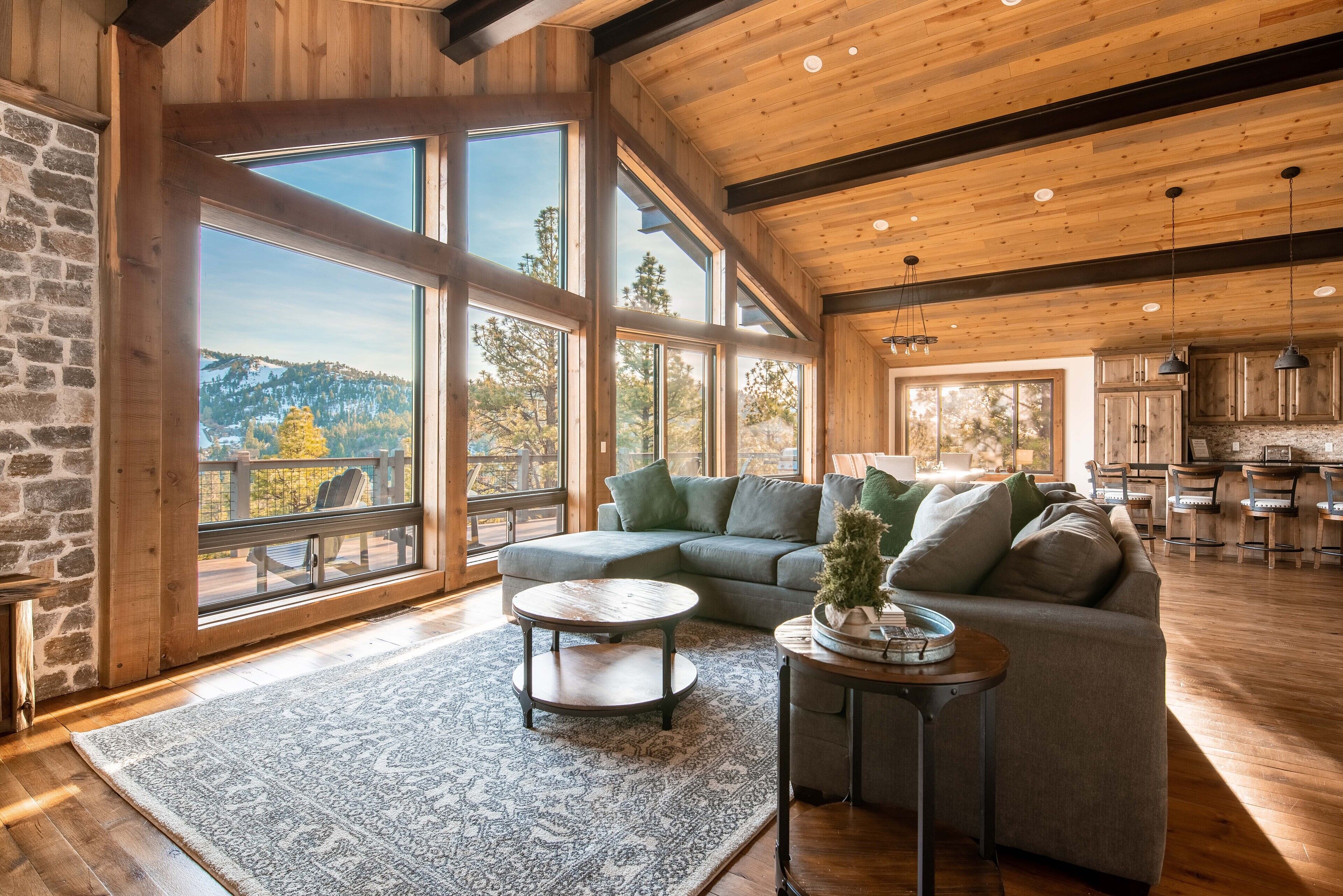 Ponderosa Peak. Stunning Mountain Views. Location. Breathtaking Home. Games And More - Big Bear, CA