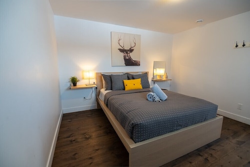 Mr. Phoque | Vue Sur Lac | Spa | Air Climatisé - Quebec