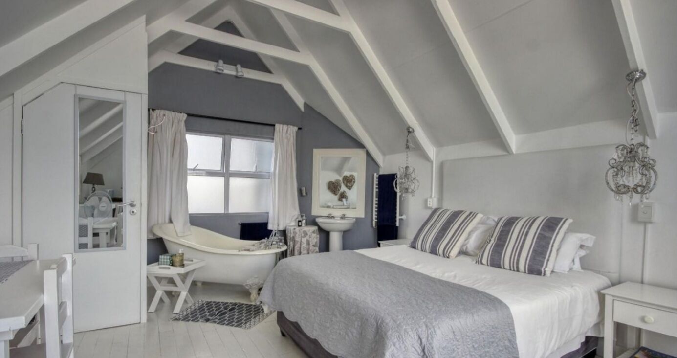 Beach House- Just Kick Off Your Shoes And Make Yourself At Home - Plettenberg Bay