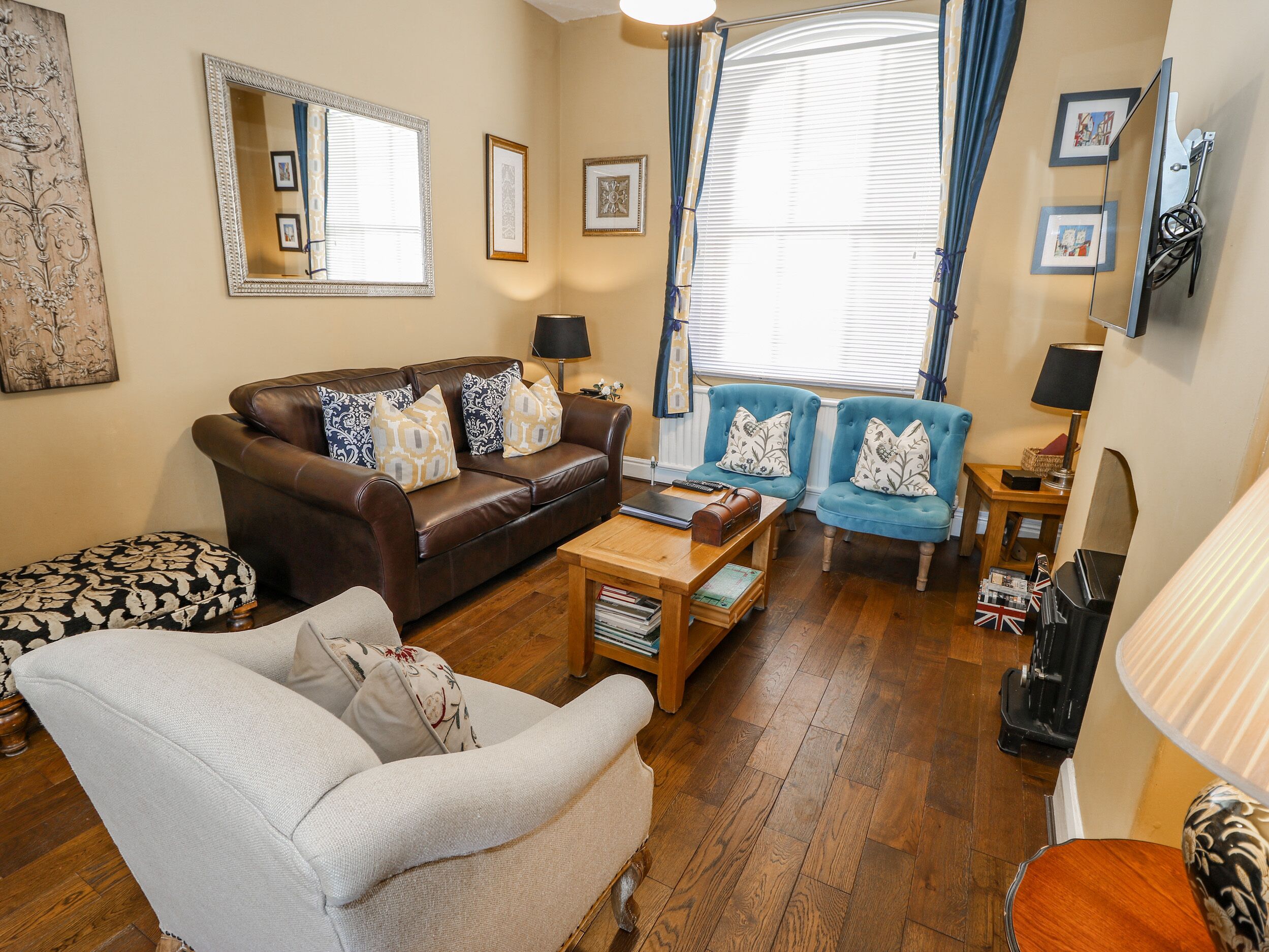The Townhouse, Pet Friendly, Character Holiday Cottage In York - 요크