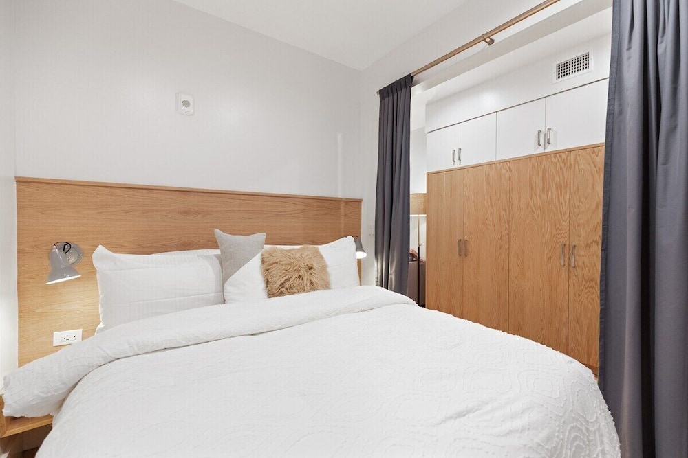 1-bedroom Suite: Full Kitchen, Modern Suite, And Tons Of Natural Light - Charleston, SC
