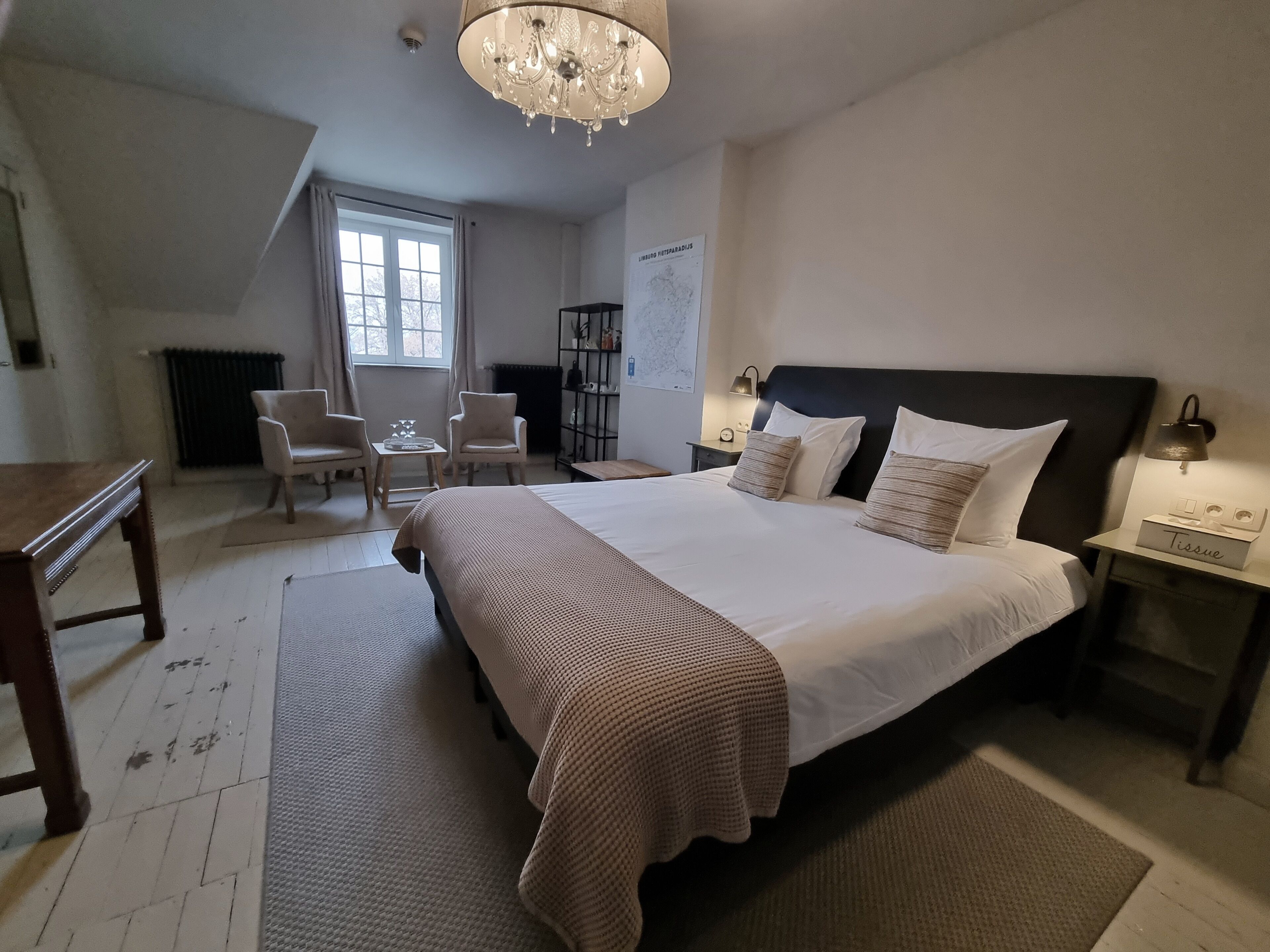 Quarto casal ou duplo premium | Escrivaninha, espaço de trabalho para notebook, Wi-Fi de cortesia