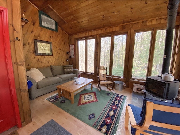 3-acres Adirondack Cabin: Private Beach, Hiking, Sauna, Pool Table, - Adirondack Mountains