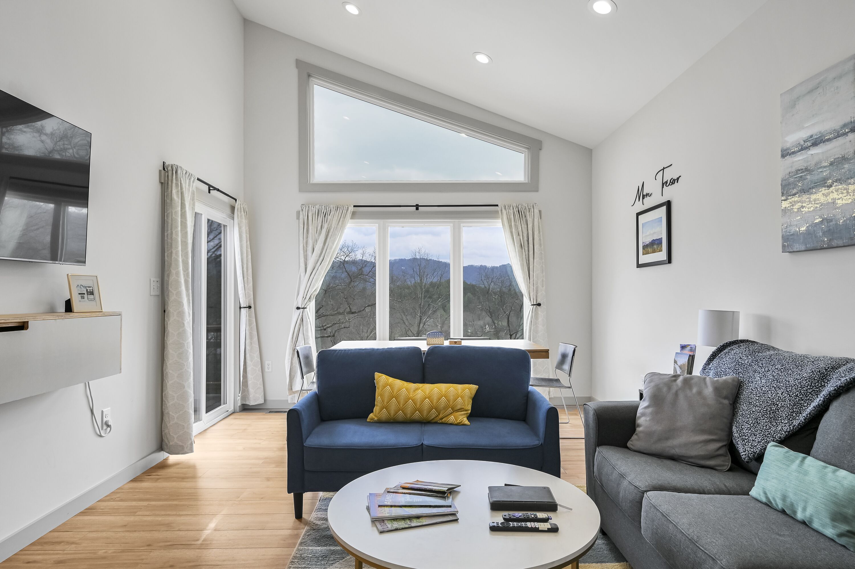 Mon Trèsor, Mountain Views With Hot Tub And Deck - Weaverville, NC