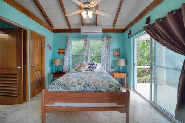 Lucky Duck Villa - Private Beach Escape - Placencia
