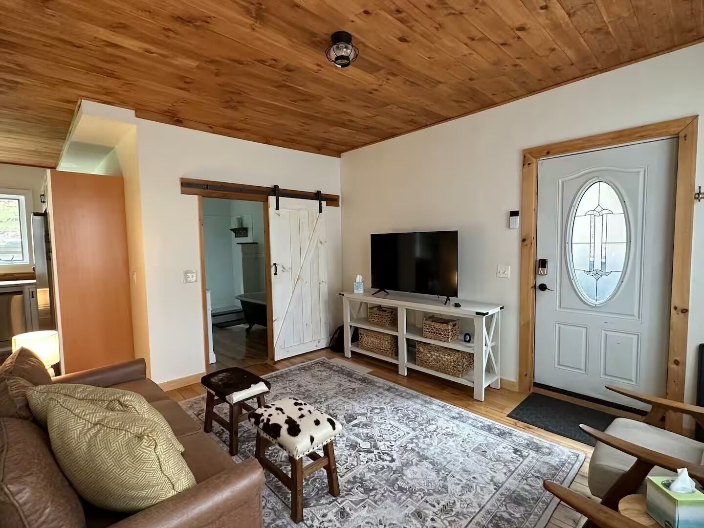 Cheerful Mountain Cottage - Vermont