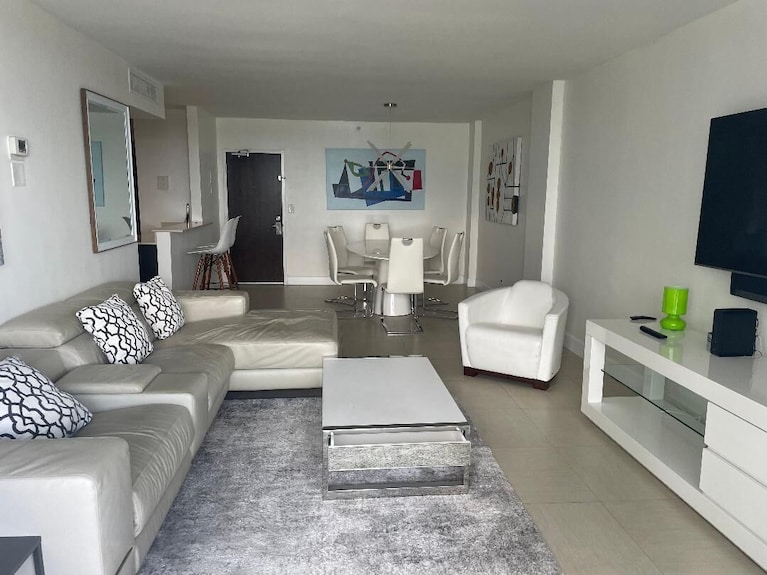 Luxury Resort On The Bay South Beach 2 Bedroom 2 Bath - Miami Beach, FL