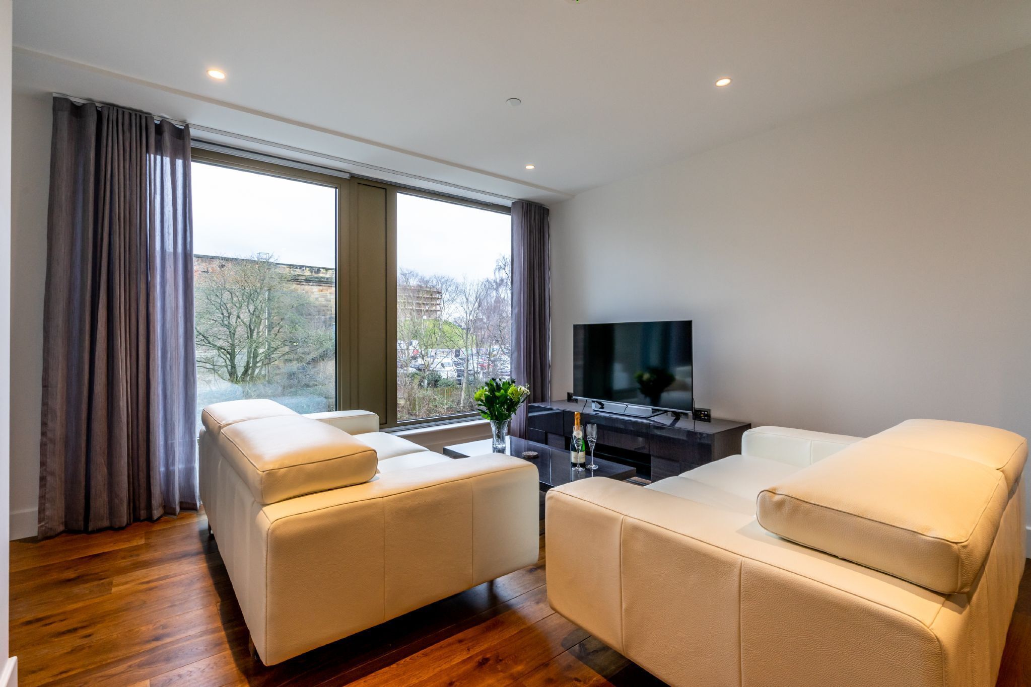 A Premium Stay That Sleeps 5 Guests  In 2 Bedrooms - York