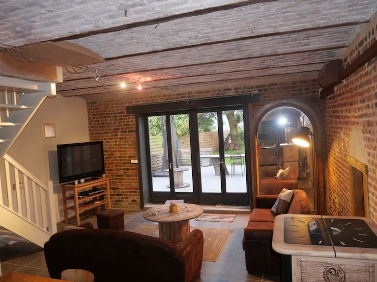 Cottage In A Renovated Stable With Private Garden, Air Conditioning, Parking, Wifi - 노르