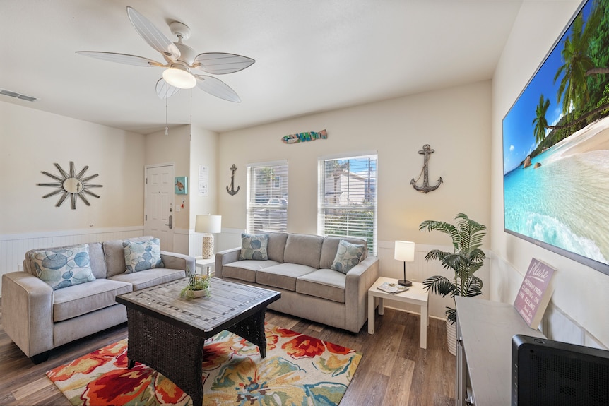 Pet-friendly Townhome | Fenced Patio, Heated Pool & Beach Nearby - コーパス・クリスティ, TX