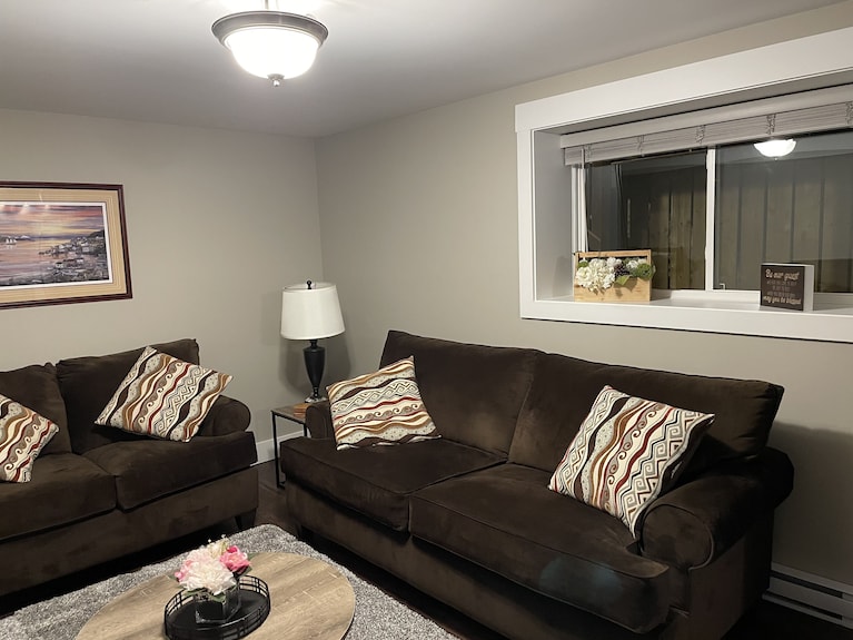 Hill Side Suites - Beautiful Bright Apt 10 Mins From Airport! - Terre-Neuve et Labrador