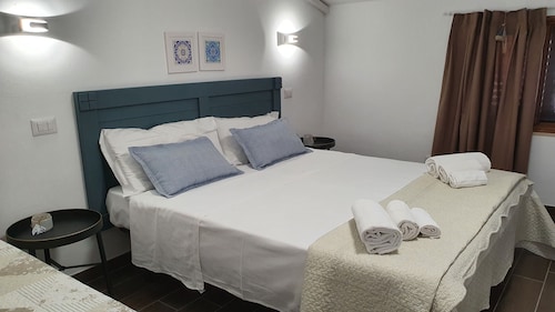 Apartment In Villa A Stone's Throw From The Sea Up - Sicilien