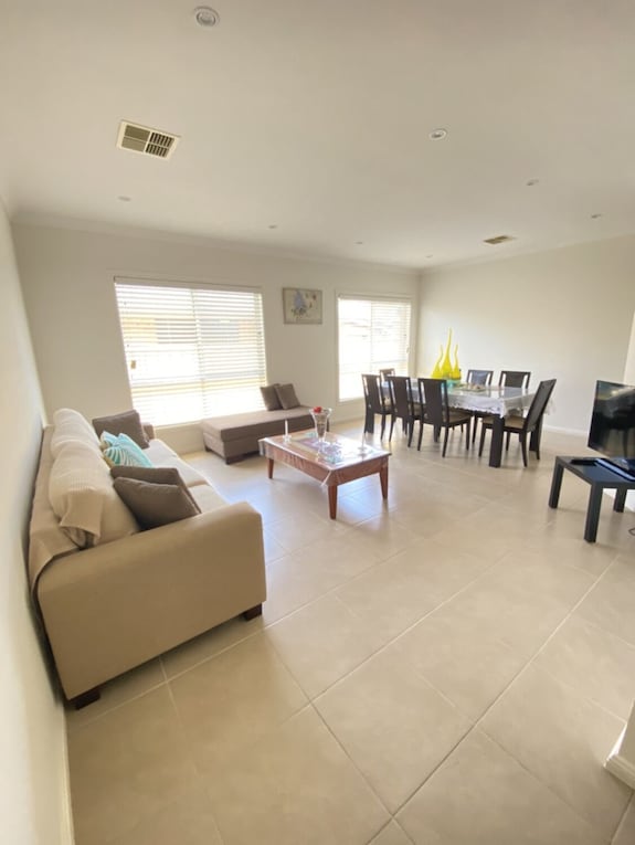 Modern Beach House Retreat - 3 Min Walk To Beach! - Long Beach