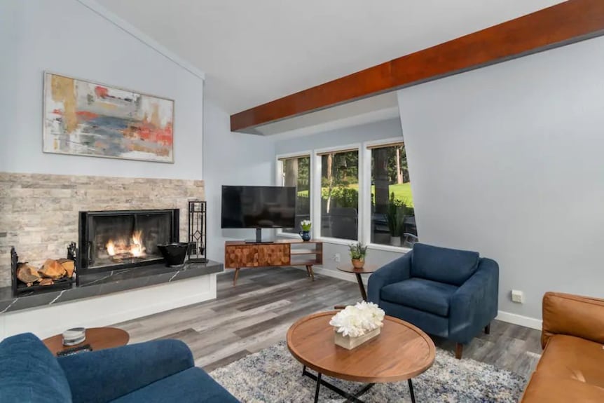 Tranquil Island Paradise On Golf Course W/ Hot Tub - Anderson Island, WA