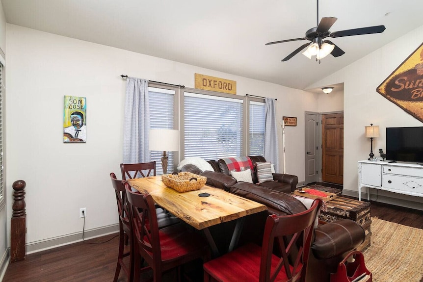 Stadium View 3 Bed 2 Bath Condo - Oxford