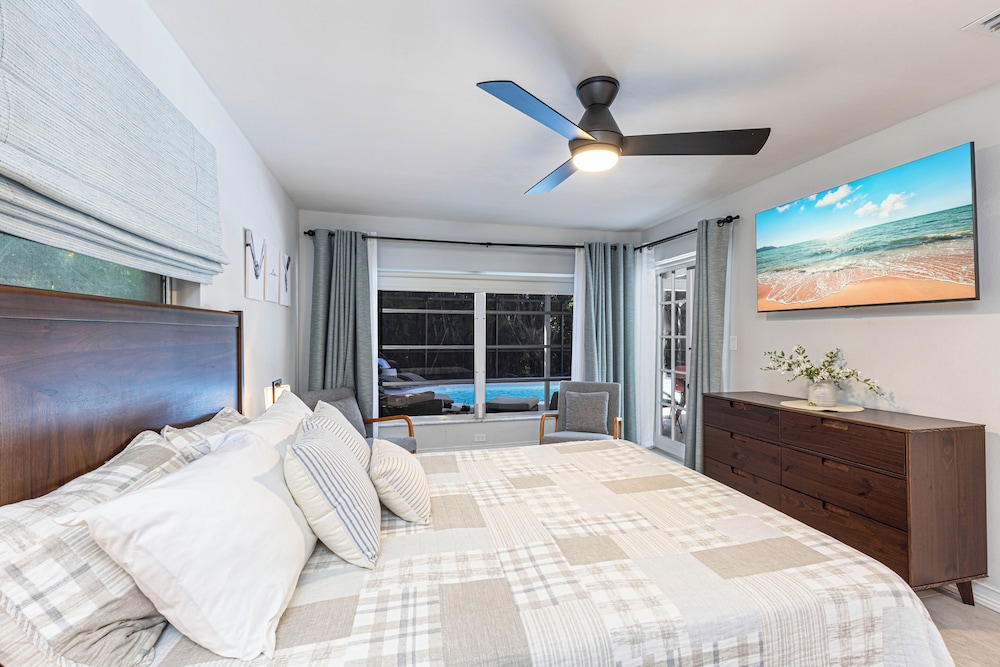 Sunny Naples Getaway: Cozy Home With Pool, Just Minutes From The Beach! - Naples, FL