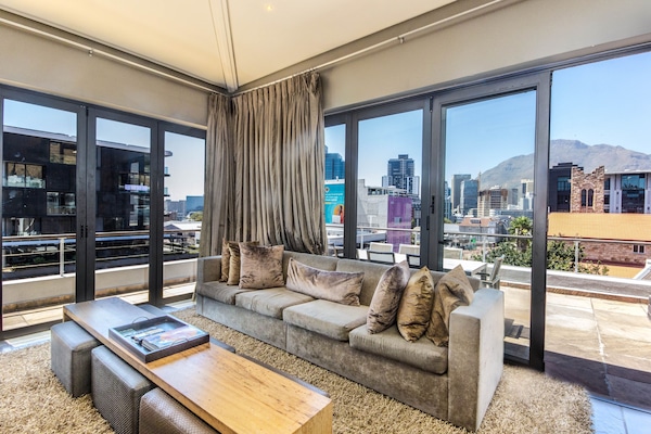 Apartamento, 2 quartos, fumadores, terraço | Sala