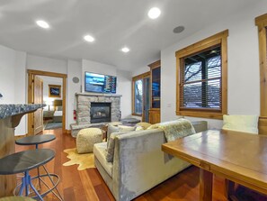 Casa de Férias, 3 quartos | Sala de estar | Smart TV