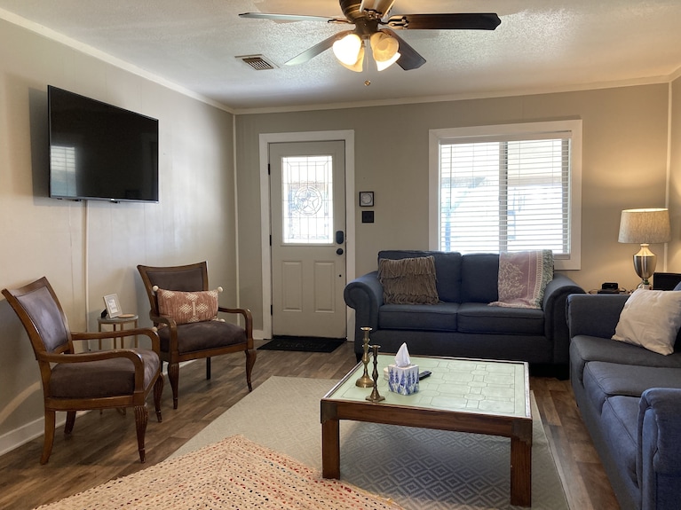 Near Brazos County Expo Center. Enjoy Fresh Air And Starry Nights. - Bryan, TX