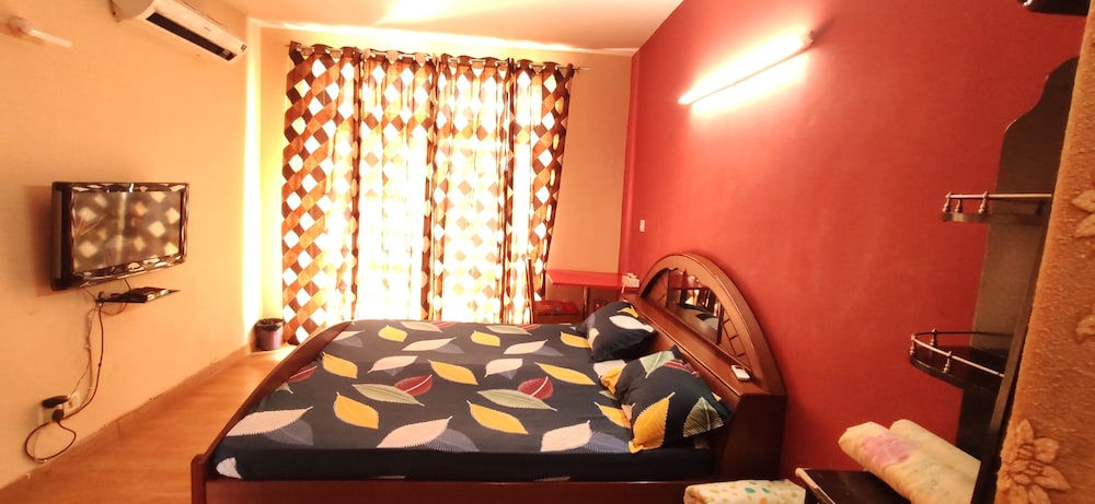 3 Bdr Condo With Ample Parking - Sahibzada Ajit Singh Nagar